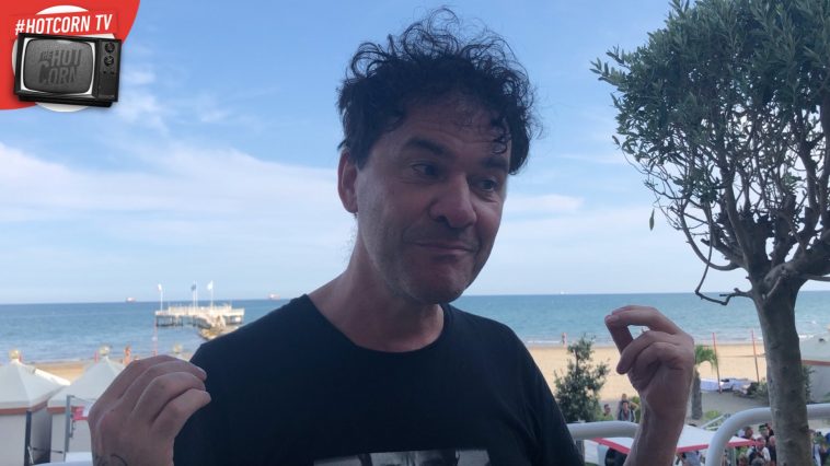 Marcia su Roma: video intervista a Mark Cousins - HotCorn.com